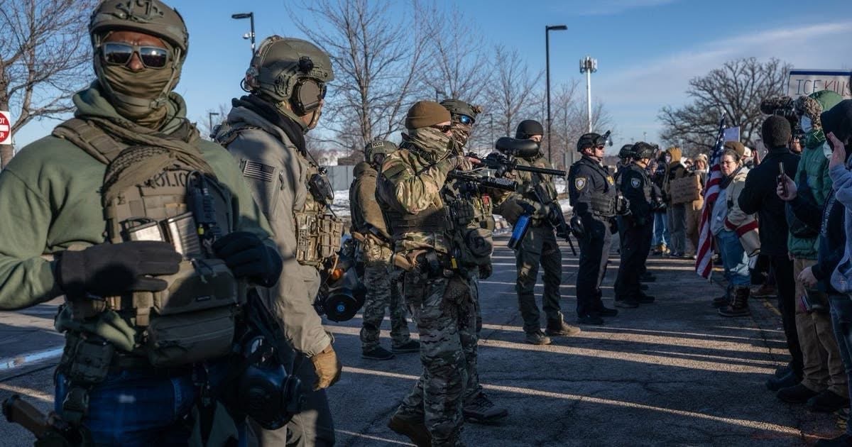 ICE Agent Who Fatally Shot Woman In Minneapolis Has Ties To Illinois ...